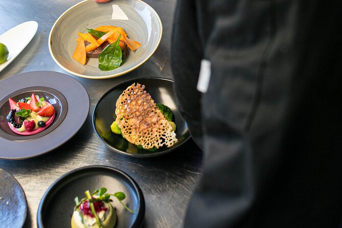London Scenic Lunch Tour: A Gastronomic Adventure - Group Size and Duration