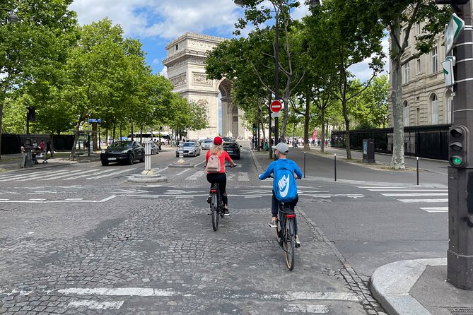 Paris: Small Group Highlights E-Bike Guided Tour - The Sum Up