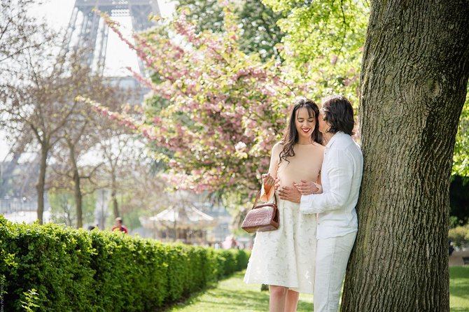 Parisian Life Style Private Photo Shoot at Eiffel Tower - The Authenticity and Comfort of the Guide