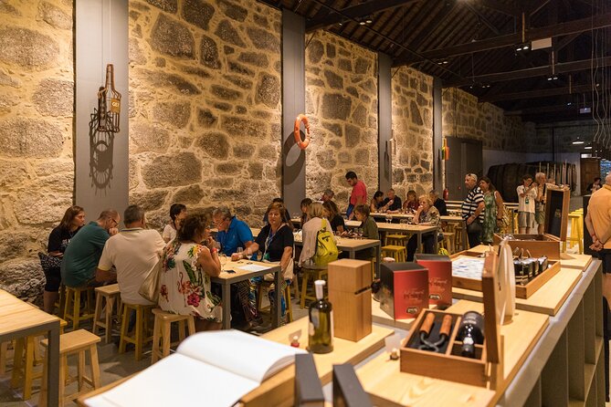 Poças Guided Visit and Wine Tasting of 3 Port Wines - Practical Considerations and Tips