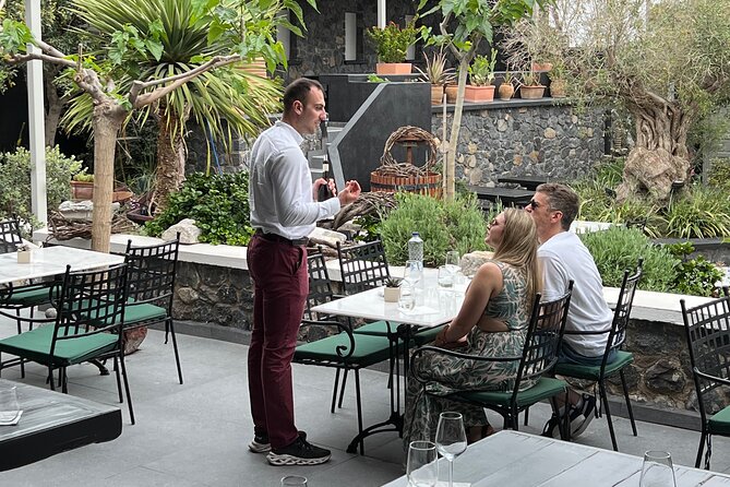 Private Wine Tour in 3 Wineries with 12 Wine Tastings and Tapas - Views Matter