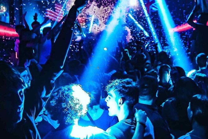 Pub Crawl Barcelona by EVOLVE The BEST night experience - The Benefits of a Private Guide