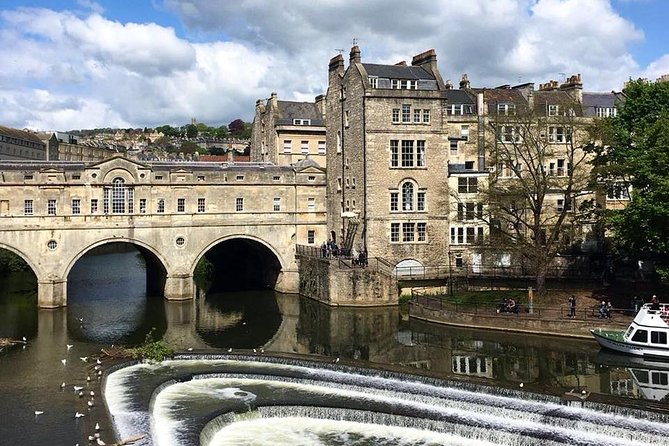 Roman Baths Entry and Walking Tour with Blue Badge Tour Guide - Practical Details and Tips
