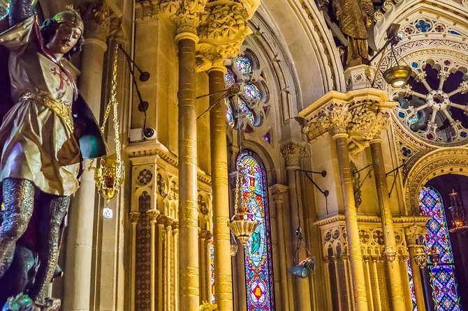 Sagrada Familia & Montserrat Private Tour with Hotel pick-up - FAQs