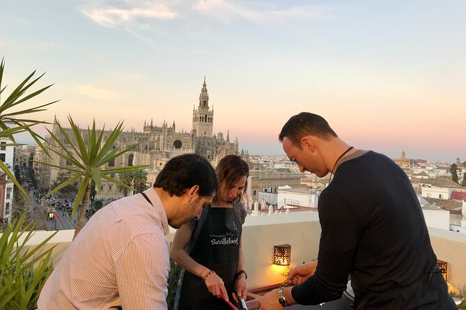 Sevilla: Panoramic Highlights Rooftop Tour & Paella Cooking Class - Final Thoughts