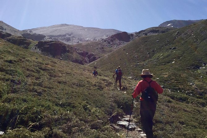 Sierra Nevada hiking tour (escape the heat of the city) - Frequently Asked Questions
