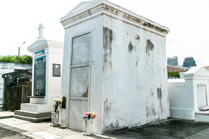 St. Louis Cemetery No. 1 Official Walking Tour - Who Should Do This Tour?