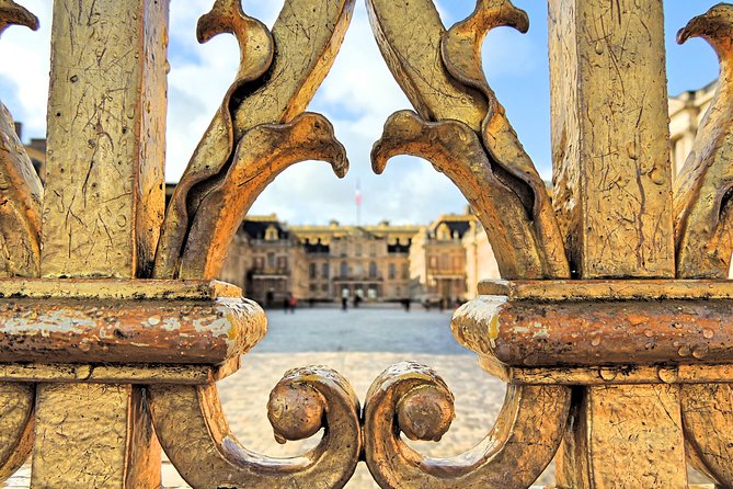 Versailles Palace Private Half Day Guided Tour including Hotel Pickup from Paris - Analyzing the Cost and Value