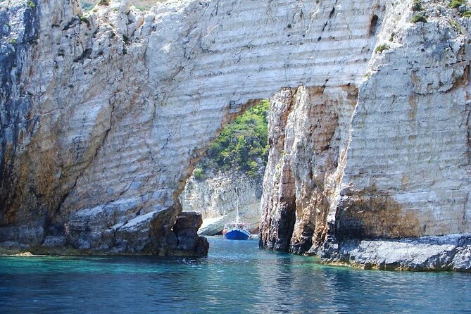 Zakynthos Half Day Tour to the Turtle Island, Cameo & Keri Caves - Who is This Tour Perfect For?