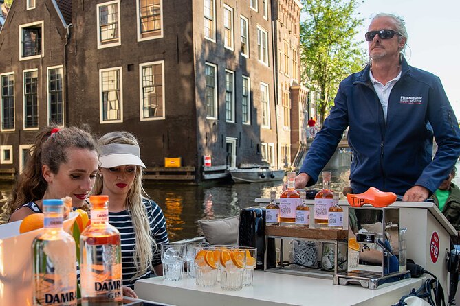 Amsterdam: Luxury Cruise with Onboard Bar incl. Welcome Liquor - Who Will Enjoy This?