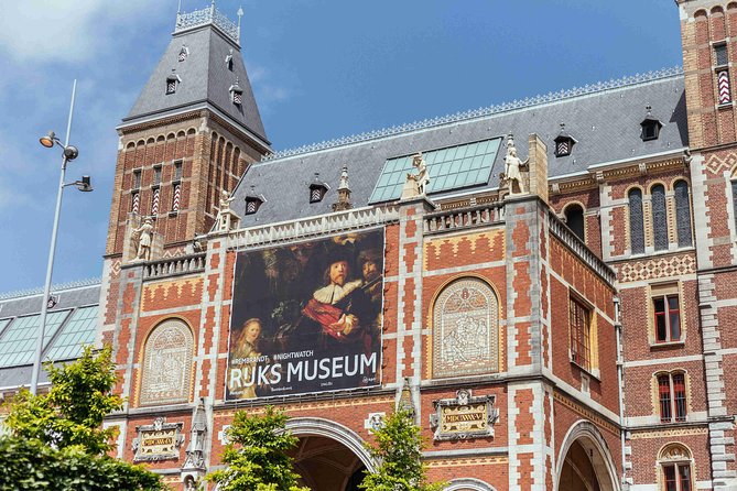 Amsterdam PRIVATE Bike Tour With Locals: Bike & Local Snack Included - FAQ