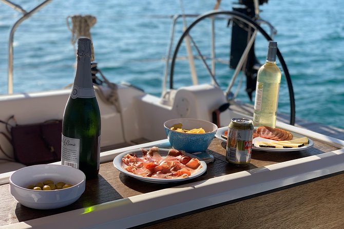 Barcelona Sunset Cruise with Light Snacks and Open Bar - Who Is This Experience Best For?