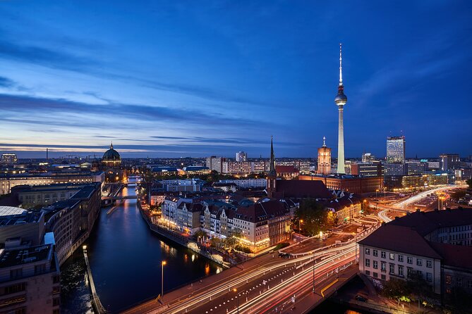 Berlin 3-Course Dinner Cruise - FAQs