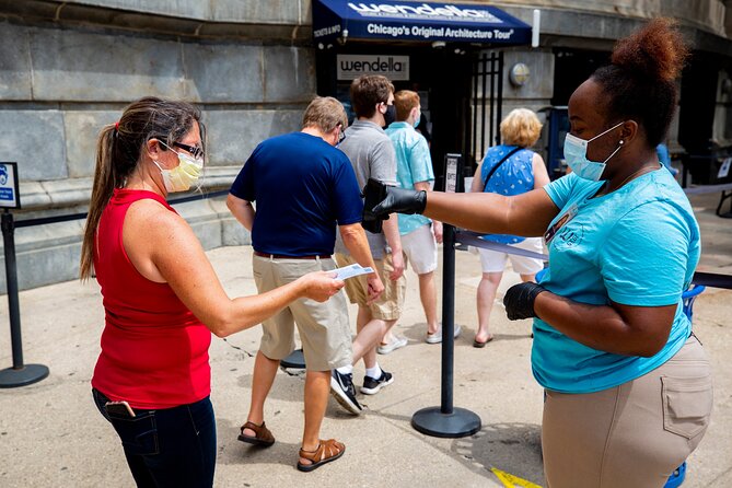 Chicago River 45-Minute Architecture Tour from Magnificent Mile - The Pros and Cons