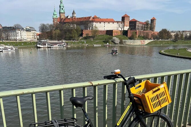 Full Bike Tour - the Old Town, Jewish Qtr & the Ghetto NEW BIKES - Who Should Consider This Tour?