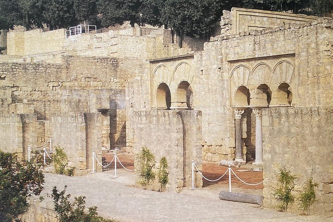 Guided tour of Medina Azahara in Spanish with Bus. Official Guides - Who Will Love This Tour?