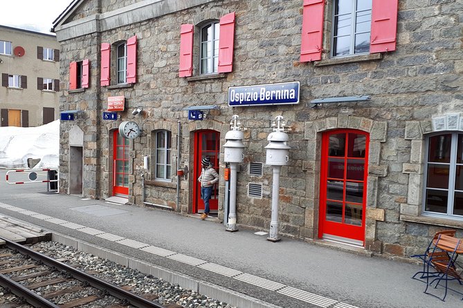 Lake Como, Swiss Alps and Bernina train. From Milan - FAQ