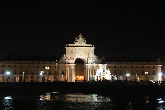 Lisbon Private Luxury Boat Tour with Welcome Drink - FAQs