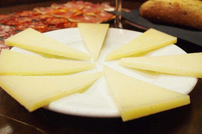 Madrid Local's Wine and Tapas Lunch Tour with a side of History - Who Will Love This Tour