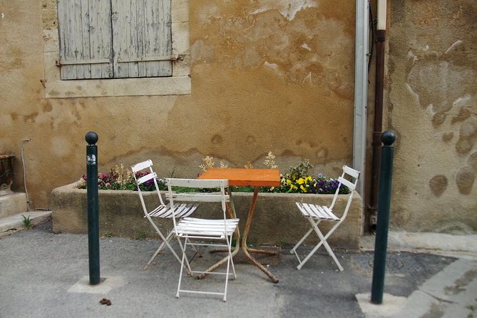 Picturesque Luberon - From AIX-EN-PROVENCE - Practical Considerations
