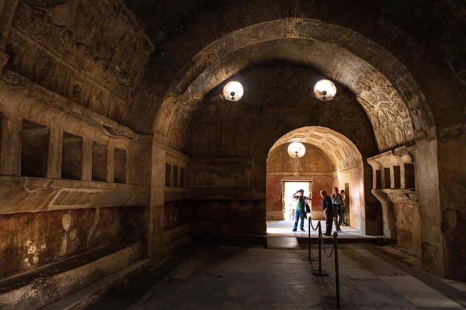 Pompeii & Mt.Vesuvius Day Tour from Naples with Pizza Lunch - FAQ