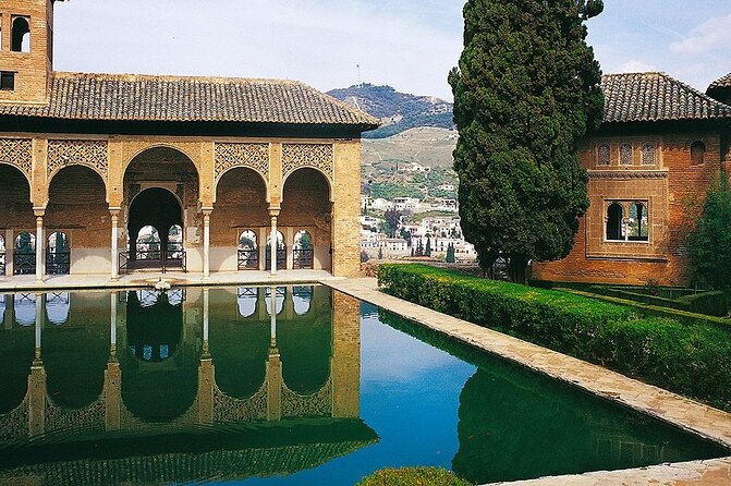 Private Tour of La Alhambra de Granada (includes tickets) - FAQs
