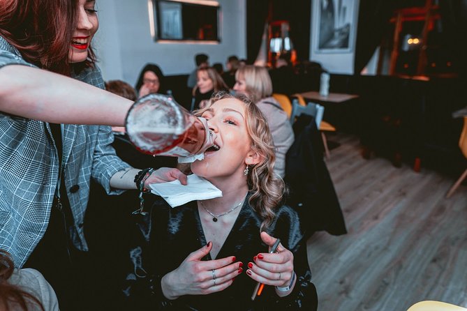 Pub Crawl + Unlimited Drinks + VIP entry + Drinking Games & Photographer - Group Size and Atmosphere