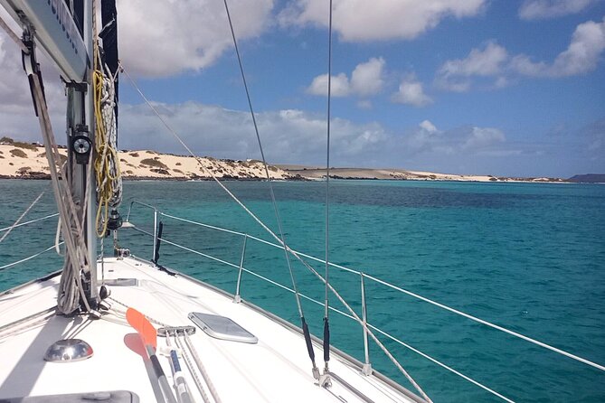 Sailing tour around the Lobos Island Natural Park / 4h - Return Journey: Scenic Finish and Reflection