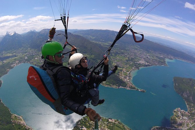 Sensation paragliding flight over the magnificent Lake Annecy - FAQ
