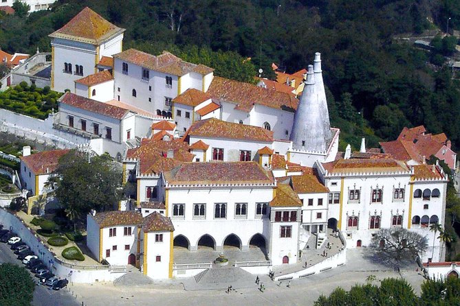 Sintra and Cascais Half Day Trip from Lisbon in Private Vehicle - FAQ