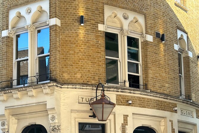 Traditional English Walking Food Tour With London Food Tours - The Guide: The Heart of the Tour