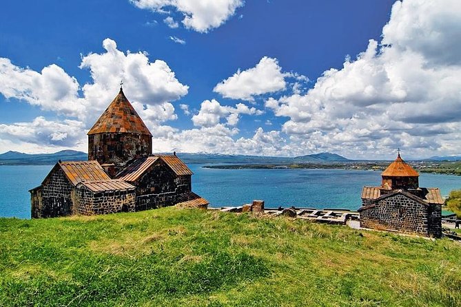 Transfer from Yerevan to Tbilisi with 2 sightseeing stops - A Balanced View: The Good and Considerations
