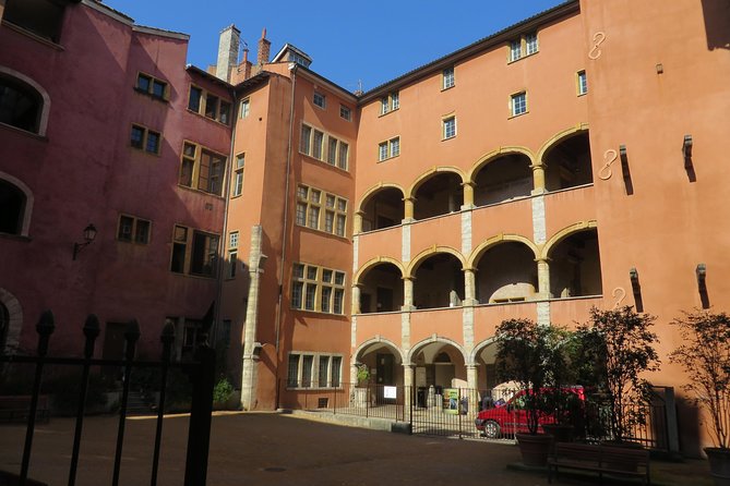 Vieux Lyon Cultural & Historical Walking Guided Tour (English) - Who Should Take This Tour?