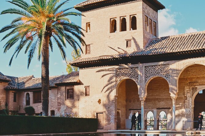Alhambra and Nasrid Palaces: Skip-the-line Ticket and Local Guide - Who Should Consider This Tour?