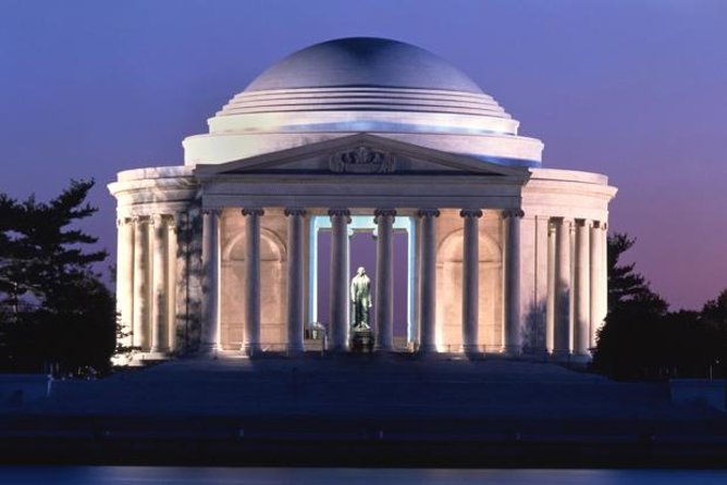 DC Monuments and Memorials Night Tour, Glass Top Upgrade Option - Accessibility and Practical Tips