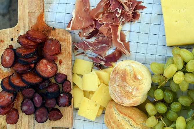 Half-day Hike & Picnic with Dog Love in Porto's Mountains - FAQ