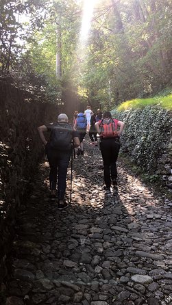 HIKING TOUR: VARENNA, Castle of VEZIO Villa MONASTERO, FIUMELATTE - FAQs