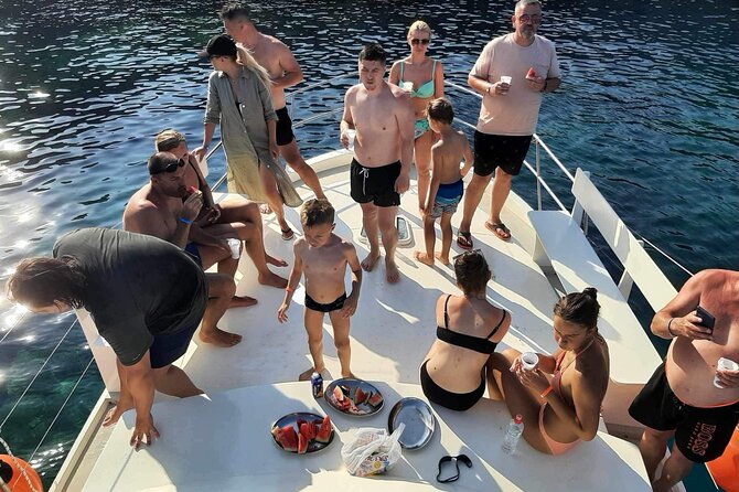 Private daily Cruise or Sunset for Swimming Max 11 persons - FAQ