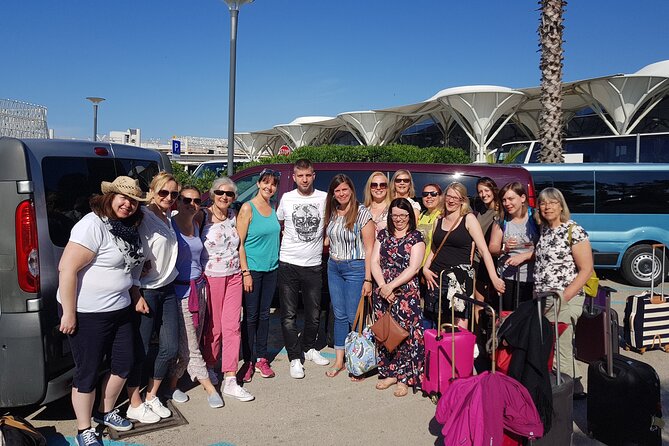 Private transfer Split airport to Split (any location) up to 8 passengers - FAQs