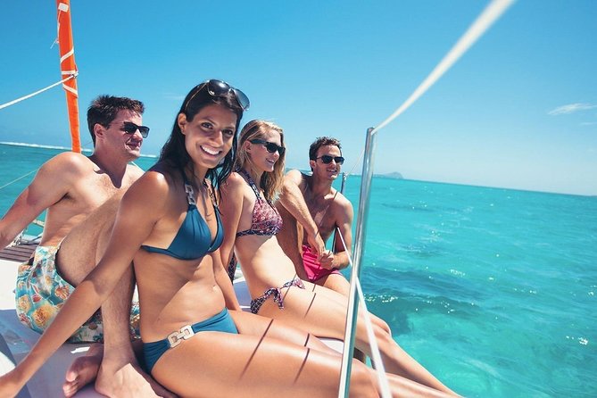 Santorini Luxury Private Cruise with Hotel & Cruise Port Pickup - FAQ