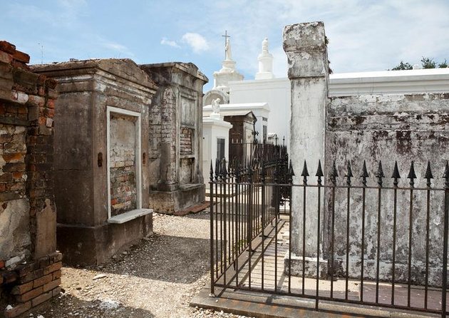 St. Louis Cemetery No. 1 Official Walking Tour - FAQ