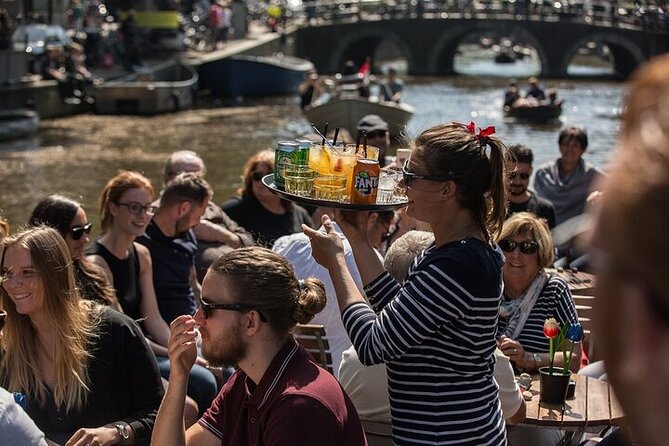 Amsterdam: Luxury Cruise with Onboard Bar incl. Welcome Liquor - FAQ