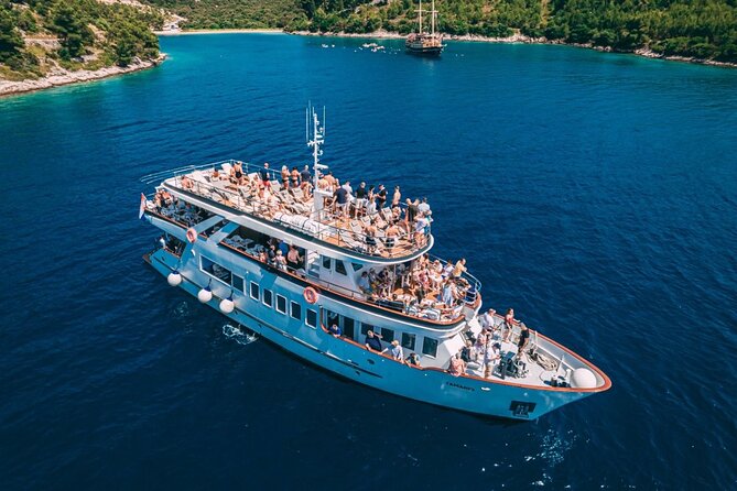 Blue Lagoon, Shipwreck & Maslinica from Split with LUNCH & DRINKS - Frequently Asked Questions