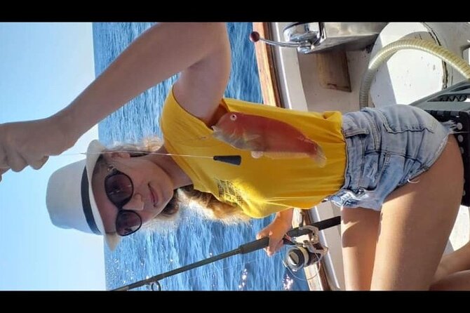 Captain Manolis Fishing with barbecue on the boat - FAQ
