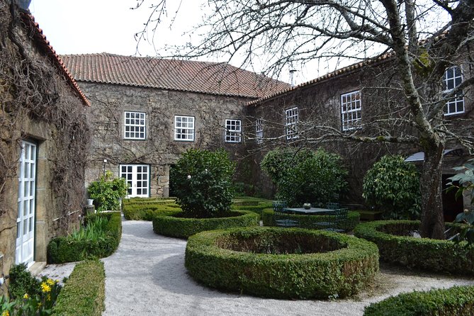 Douro Valley Tour: 2 Vineyard Visits, River Cruise, Winery Lunch - Authenticity and What Sets It Apart