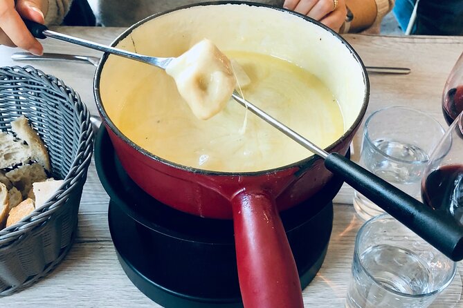 Gruyère Cheese and Chocolate Tasting Day Trip from Geneva - Gruyères Castle: Medieval Charm and Stunning Views