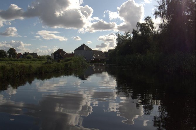 Guided Canoe Adventure with Picnic Lunch in Waterland from Amsterdam - FAQ