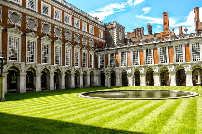 Hampton Court Guided Tour. Full day Access & High Tea - FAQ