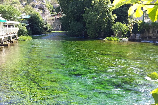 Luberon, Roussillon & Gordes Half-Day Tour from Avignon - What the Reviews Say