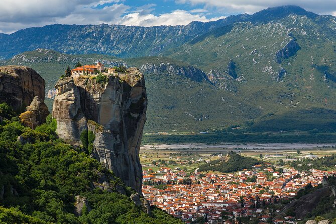 Meteora Day Trip with Multilingual Audioguide & Lunch - FAQs